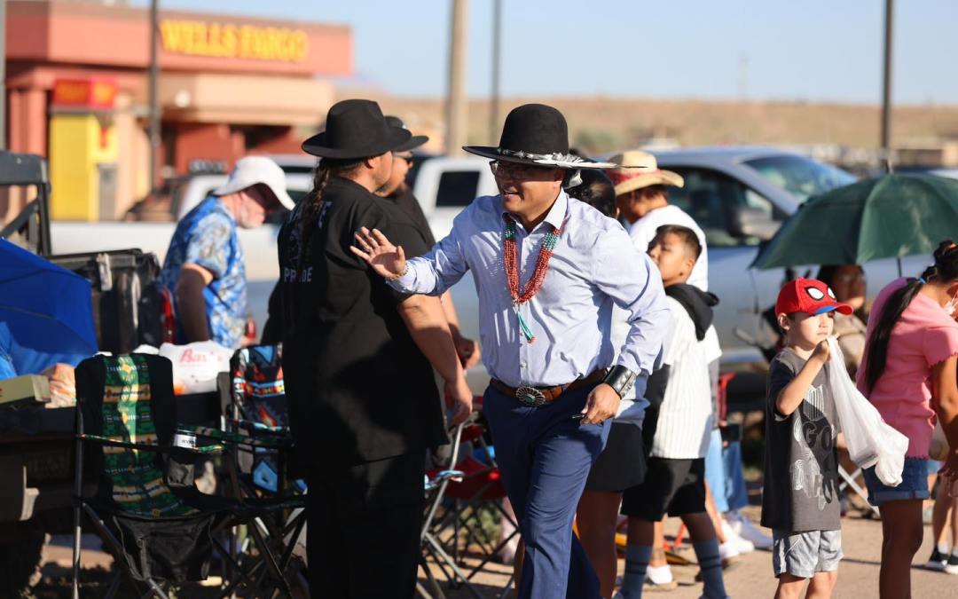 Navajo Nation President Buu Nygren runs as Grand Marshal of Central ...