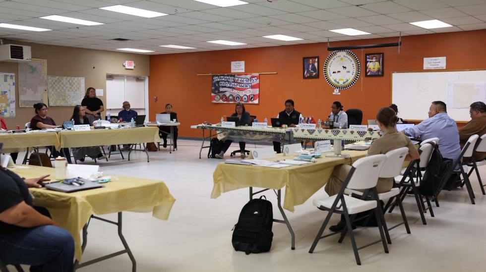 President Nygren Meets with Tsayatoh Chapter Leaders