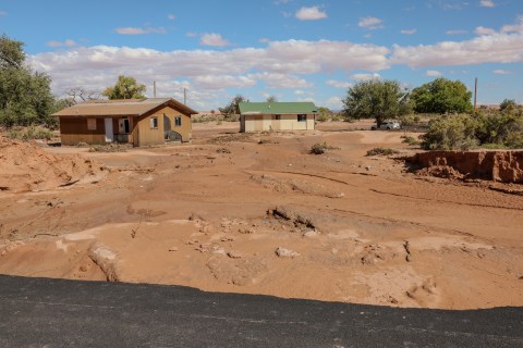 President Nygren Visits Dennehotso After Severe Flooding