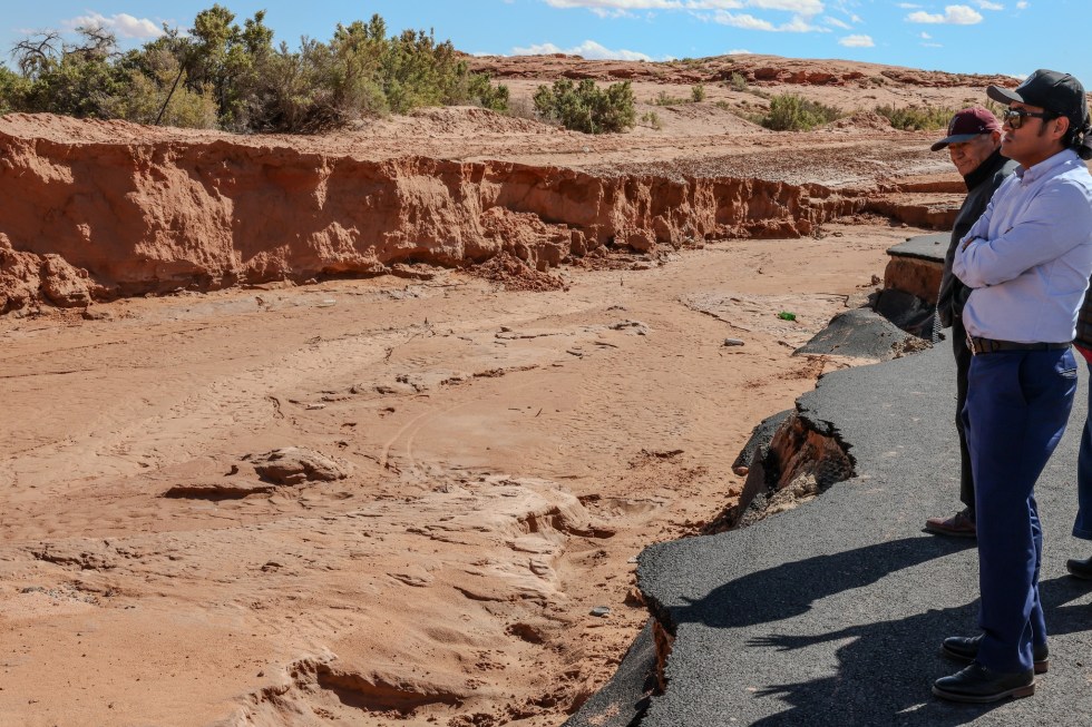 President Nygren Visits Dennehotso After Severe Flooding